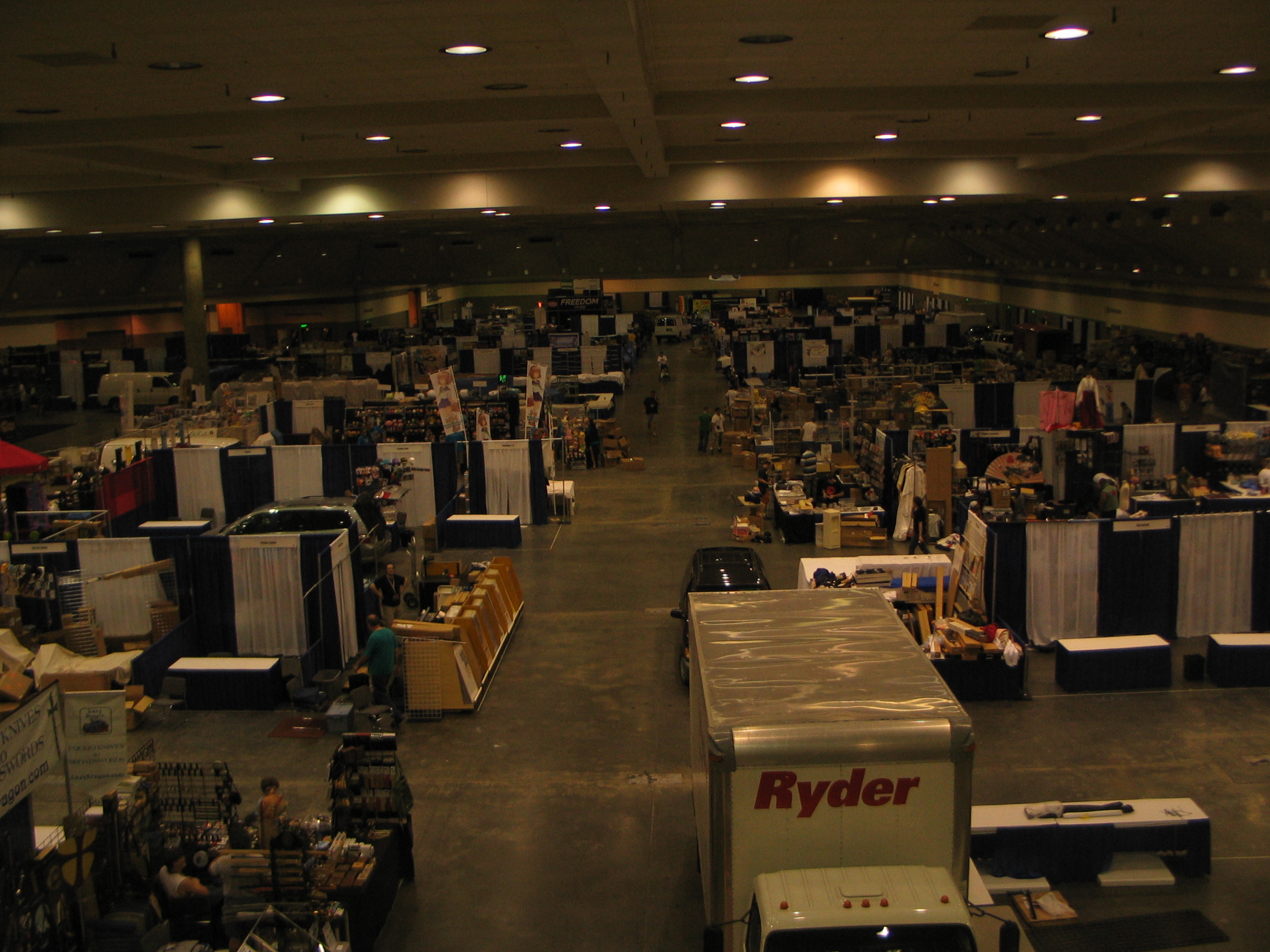 Gallery: Exhibit Hall - Otakon 2007 - Anime News Network