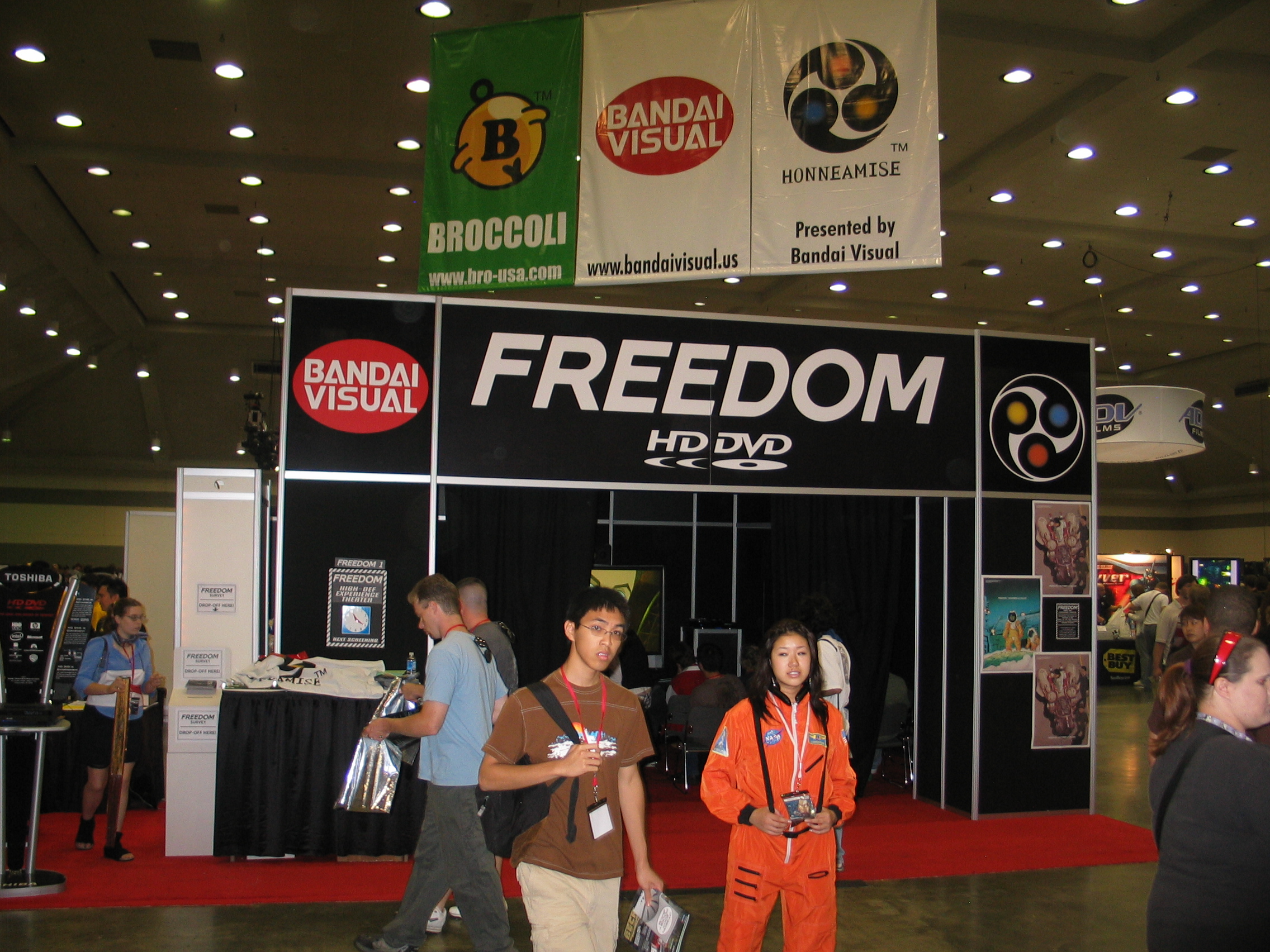 Gallery: Exhibit Hall - Otakon 2007 - Anime News Network
