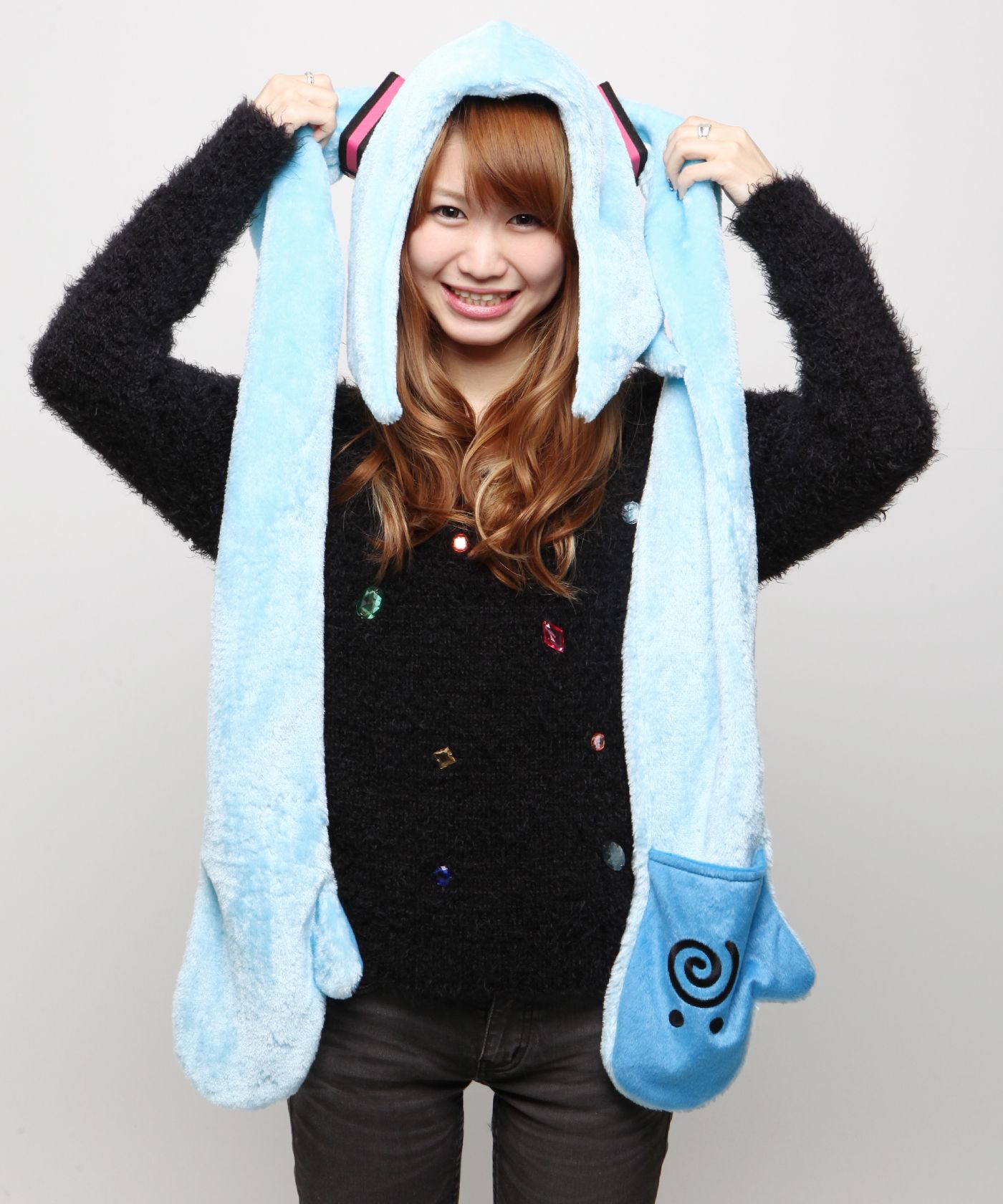 Hatsune Miku's Hair Inspires Face Mask, Hat With Mittens - Interest ...