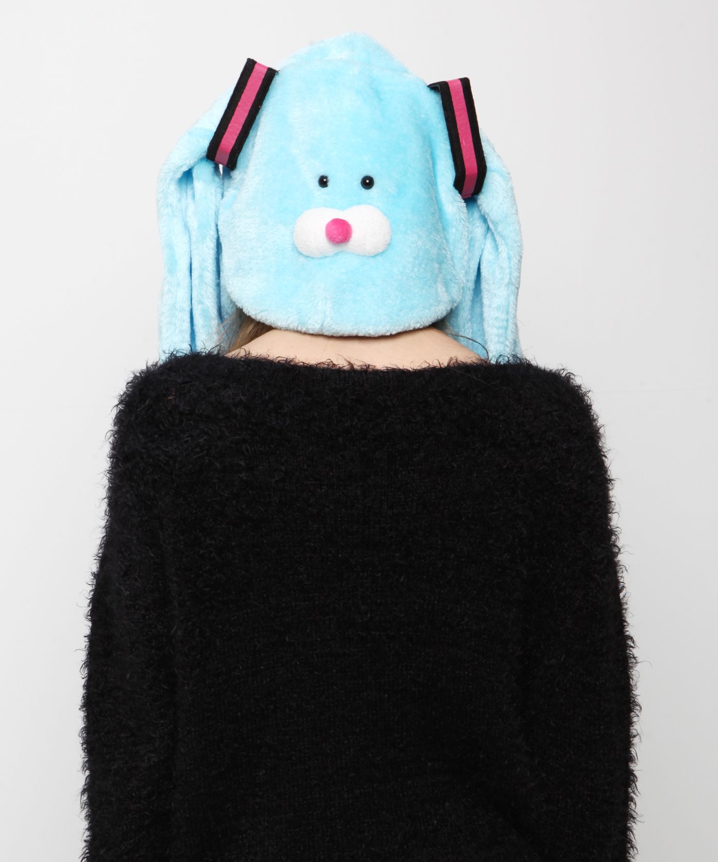 Hatsune Miku's Hair Inspires Face Mask, Hat With Mittens - Interest ...