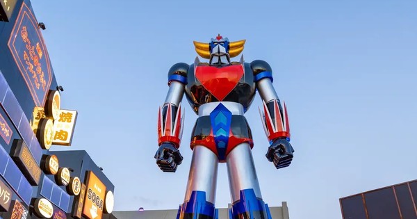 Life-Size Grendizer in Saudi Arabia Unveiled as World's Largest Metal ...