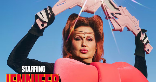 Actress Jennifer Coolidge Teams With Everything Everywhere All at Once ...