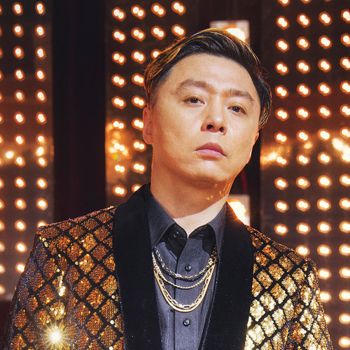 KinKi Kids' Tsuyoshi Domoto, Momoiro Clover Z's Kanako Momota Get ...