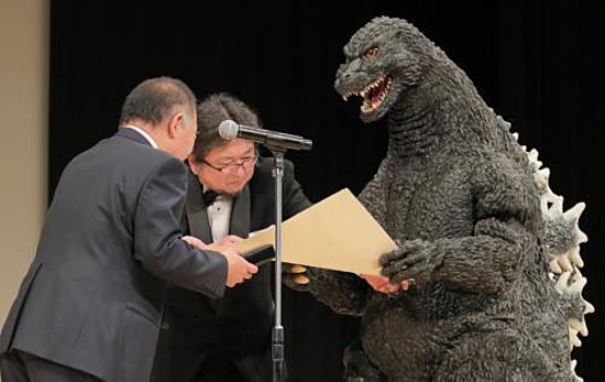 Original Godzilla, Director Higuchi Accept Shin Godzilla's Blue Ribbon ...