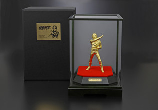 Kamen Rider Solid Gold Statues Come in Expensive and Very Expensive ...