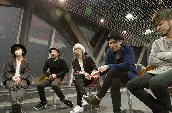 Gundam Mech Designer Takayuki Yanase Sponsors Project HAL Design ...